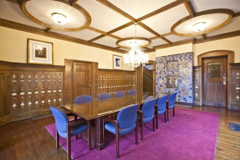 23 bedrooms! Frederick Stearns Mansion in Michigan. $1,195,000 – The ...