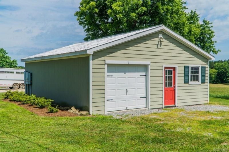 ‘Four Chimney Farm’ The kitchen! Circa, 1890 on 79 acres in Virginia ...