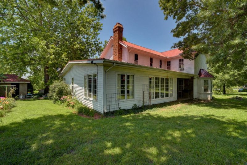 Off market. Farm house on 9 acres in Missouri. Circa, 1870. $225,000 ...