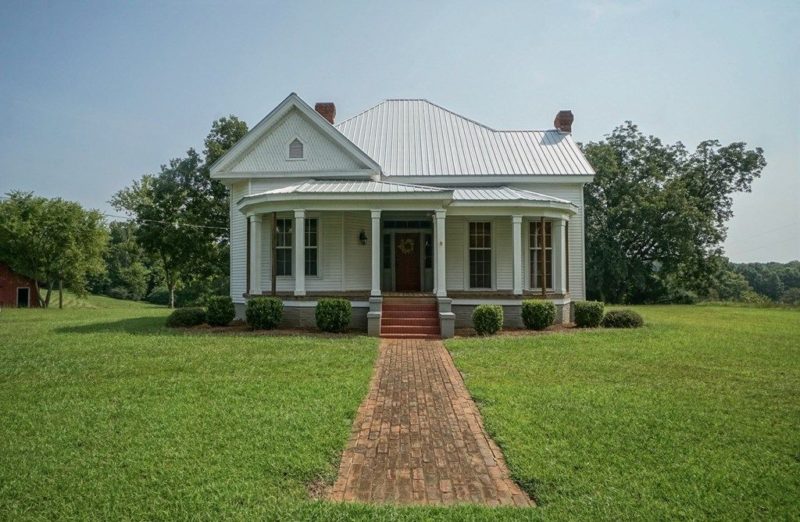 Sold. That red barn! The interior! Six acres in Georgia. Circa 1890 ...