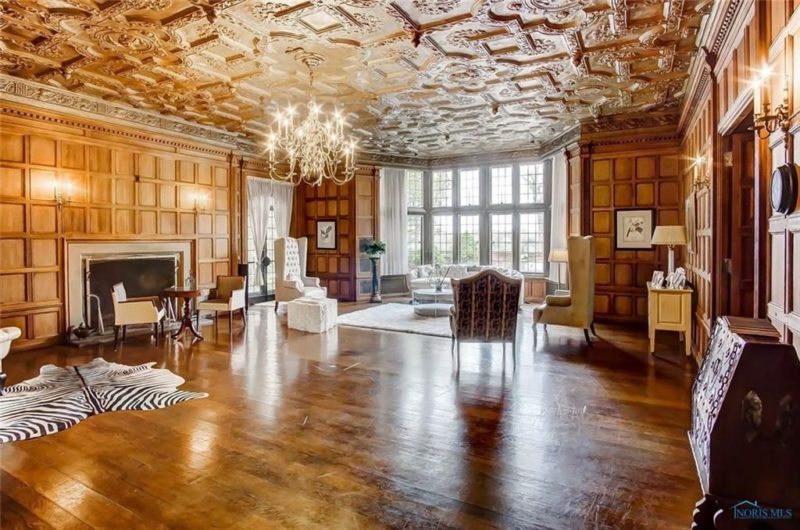 Just amazing! Those ceilings! Circa 1927. $895,000 – The Old House Life