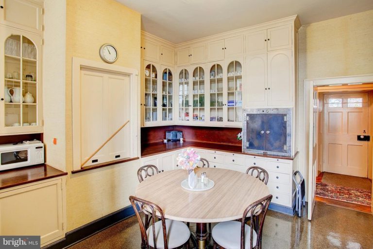 Absolutely stunning!!! Carter Hall, Circa 1797. On 87 acres in VA ...