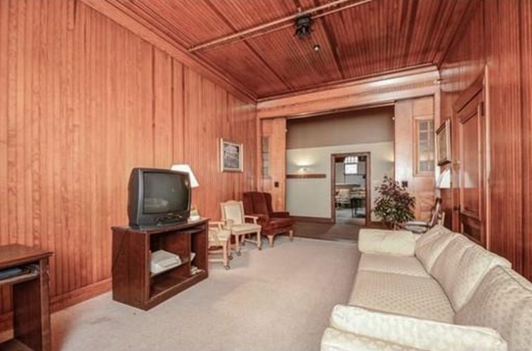 Thayer Estate Carriage House. Almost five acres in MA. $499,900 – The ...