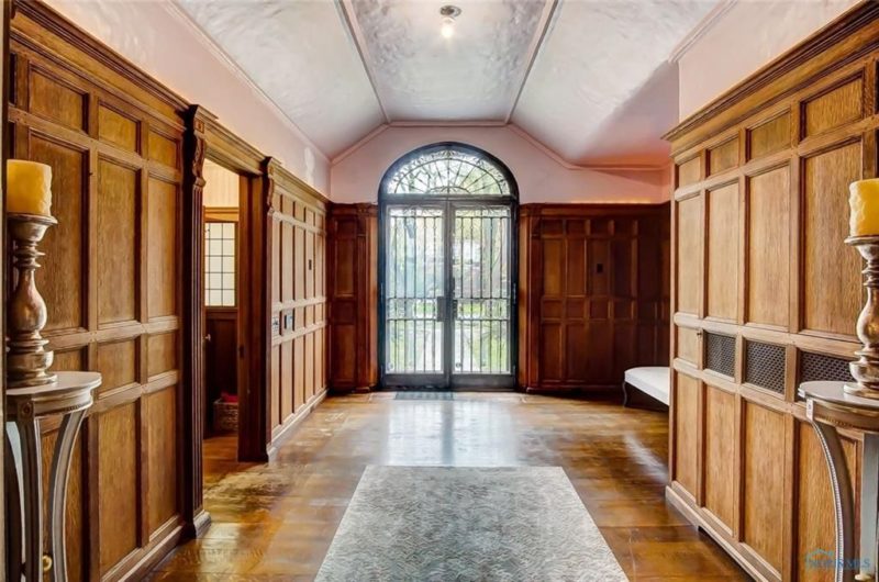 Just amazing! Those ceilings! Circa 1927. $895,000 – The Old House Life