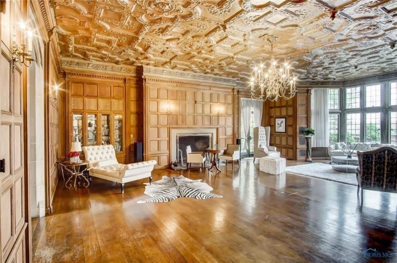 Just amazing! Those ceilings! Circa 1927. $895,000 – The Old House Life
