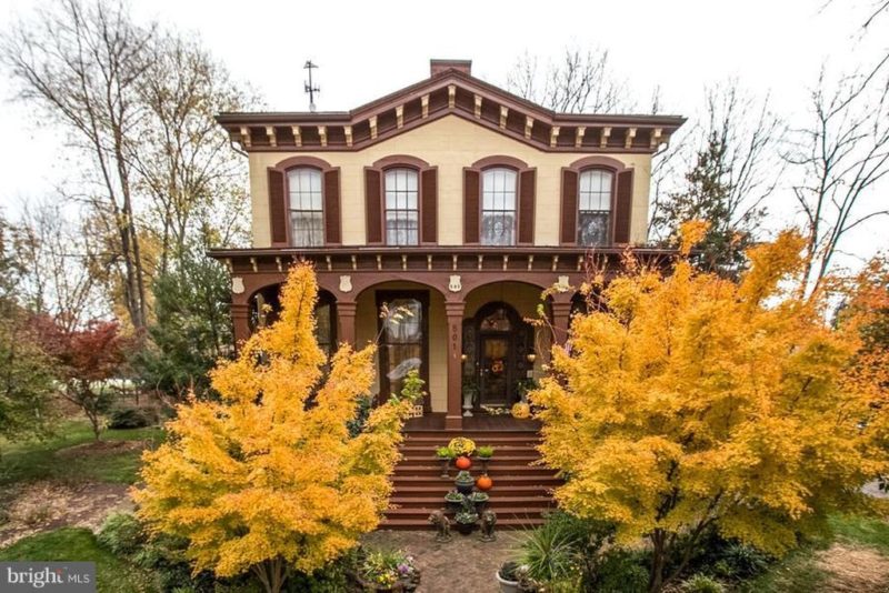 Hill Mansion. This was fun to look at! Circa 1858. Over one acre in VA ...