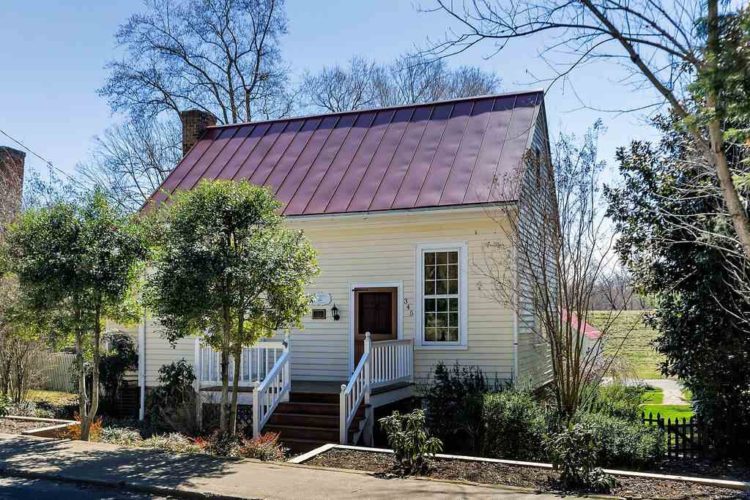 Colonial Cottage, Circa 1780 in Virginia. $349,900 - The Old House Life