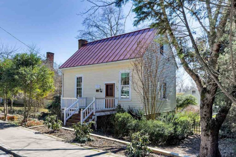 Colonial Cottage, Circa 1780 in Virginia. $349,900 – The Old House Life