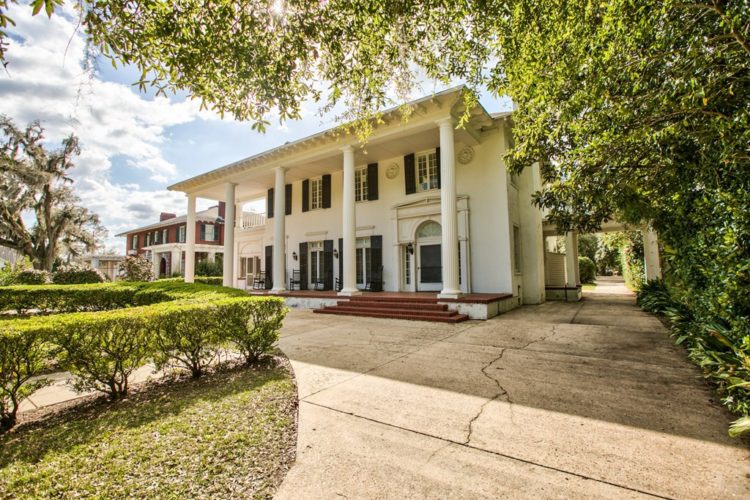 A Neil Reid home, circa 1915 in Georgia. $265,000 – The Old House Life