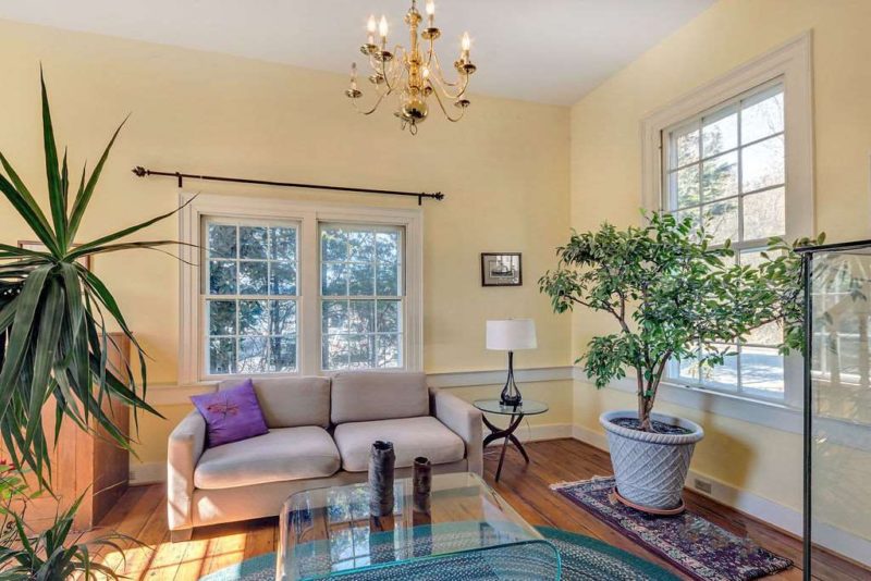 Colonial Cottage, Circa 1780 in Virginia. $349,900 – The Old House Life