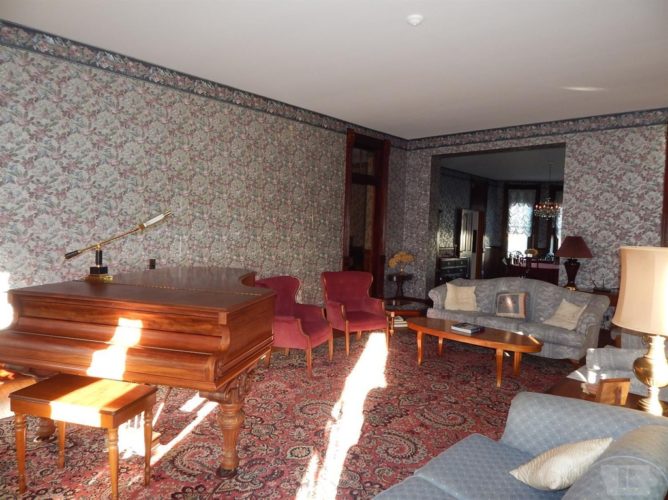 Edwin Manning House, Circa 1880. Over one acre in Iowa. $275,000 – The ...