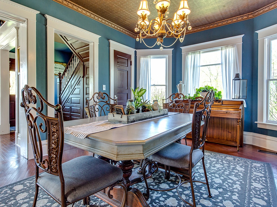 Beautiful Interior Built In 1900 In Illinois 275 000 The Old House Beautiful Interior Built In 1900 In Illinois 275 000 The Old House