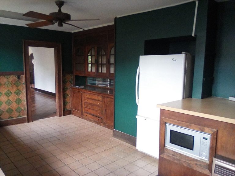 Wow! What an interesting house! Circa 1925 in Mississippi. $200,000 ...