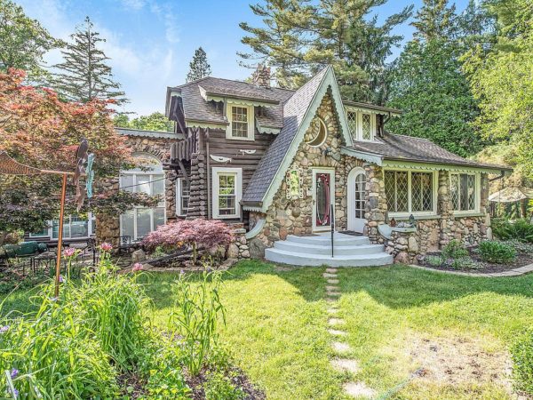 Like a fairytale! Over seven acres in Michigan with a guest house ...