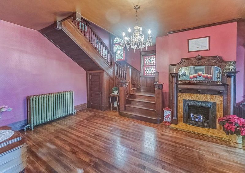 Oh My Goodness! James Twiss House, Circa 1907 in Illinois. $344,900 ...