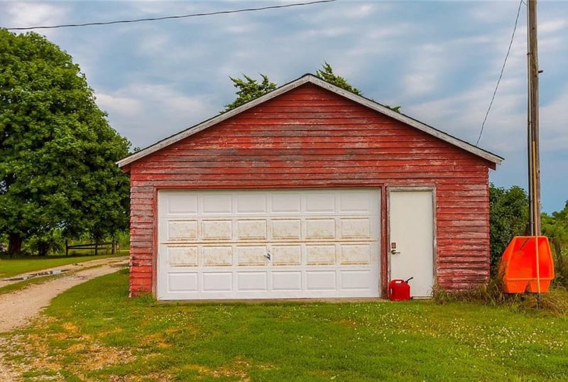 Love the red barn! Circa 1890. On six acres in Iowa. $199,900 – The Old ...