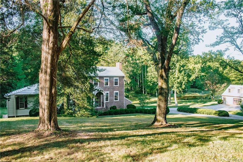 Springdale, Circa 1800. On 52 acres in Virginia. $995,000 – The Old ...