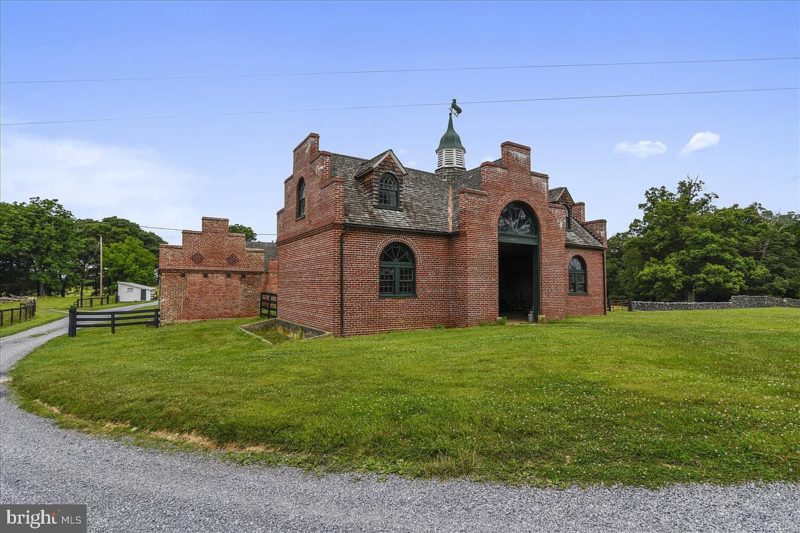 Exquisite! "The Tuleyries", Circa 1833. On 406 acres in Virginia ...