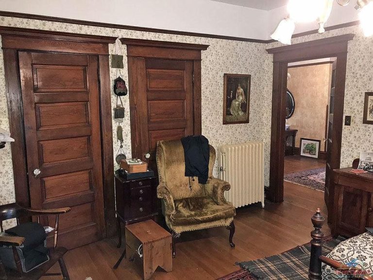 Off market. The Crome House, Circa 1904 in Missouri. American ...