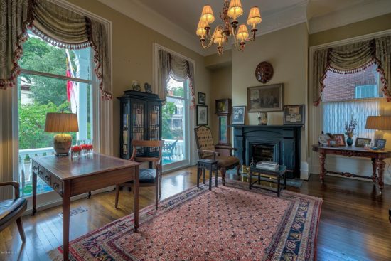 The Verandas Bed and Breakfast, Circa 1854. Benjamin Beery House in ...