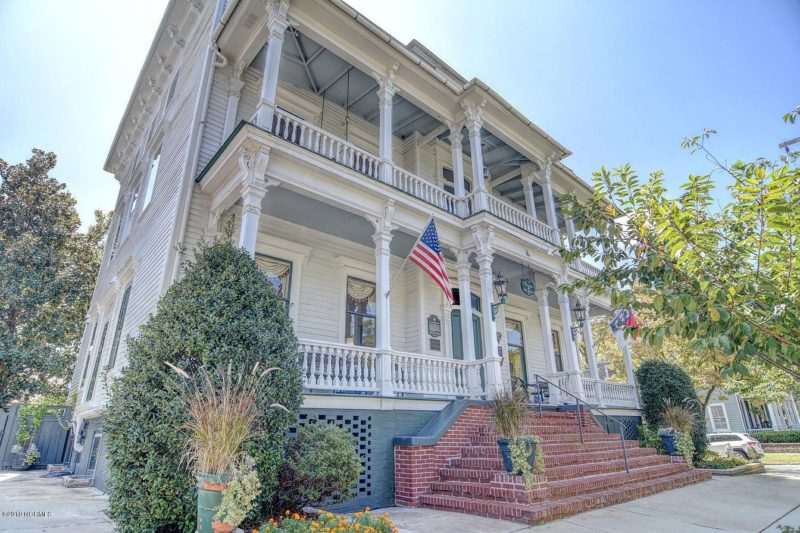 The Verandas Bed and Breakfast, Circa 1854. Benjamin Beery House in ...
