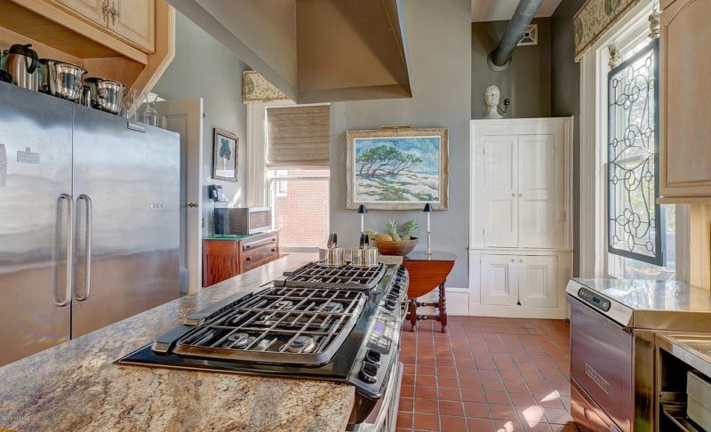 The Verandas Bed and Breakfast, Circa 1854. Benjamin Beery House in ...