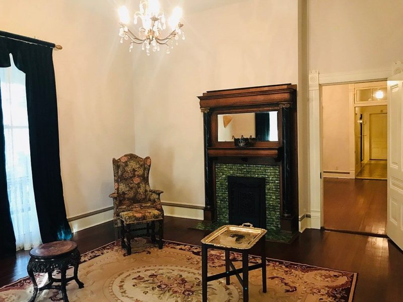 Really nice! Nathan McGee House, Circa 1892. On 1/2 acre in Mississippi ...