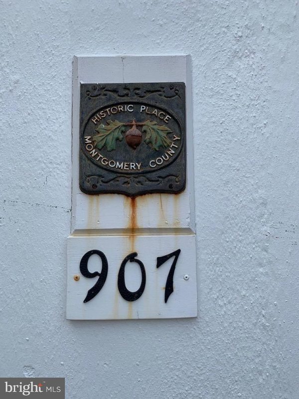 Off market. This could be beautiful! Circa 1890 in Pennsylvania ...