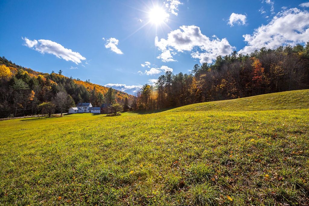 Deal of the Day! Long Acres Farm, Circa 1810. On 112 acres in Vermont ...