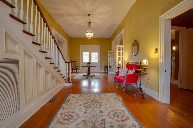 Beautiful interior! Circa 1840. On one acre in Florida. $350,000 – The ...