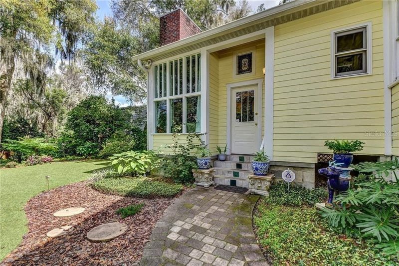 OMG! I want this!! Look inside. Circa 1925 in Florida. $198,000 - The ...