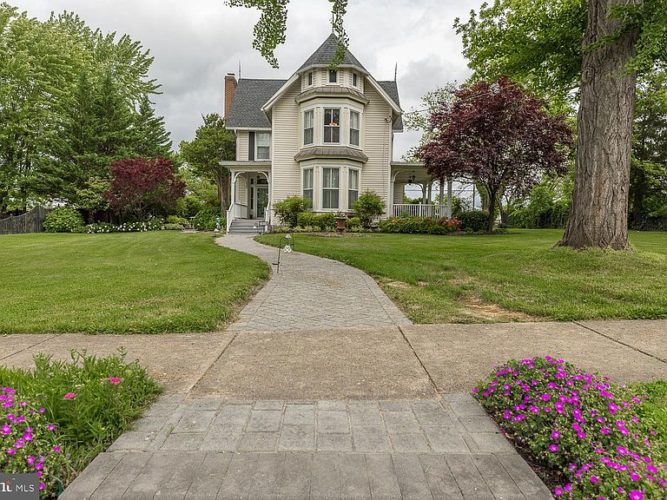 Sold. Love stairs in a kitchen! Circa 1882 in Virginia. $349,900 – The ...