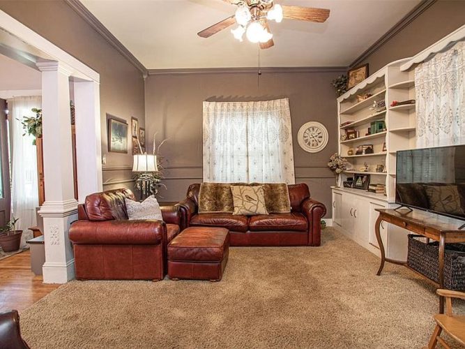 Off market. Love the screened in porch! Circa 1905 in Texas. $275,000 ...