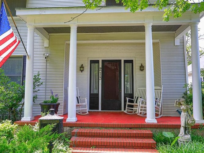 Off market. Love the screened in porch! Circa 1905 in Texas. $275,000 ...