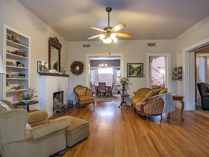 Off market. Love the screened in porch! Circa 1905 in Texas. $275,000 ...