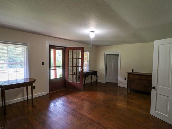 Auction block time! 40 acres in the Virginia mountains. Circa 1876 ...