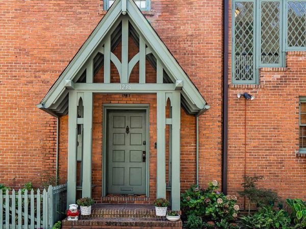 Has an elevator! Architect Neel Reid designed home. Circa 1911 in ...