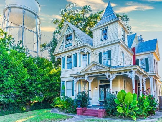 Back on the market! Circa 1900 in Mississippi. $134,000 – The Old House ...