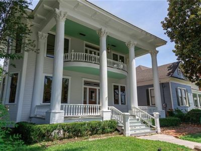 OMG! The woodwork! The Mayer Hirsch House, Circa 1909 in Louisiana ...
