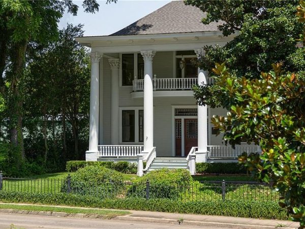 OMG! The woodwork! The Mayer Hirsch House, Circa 1909 in Louisiana ...