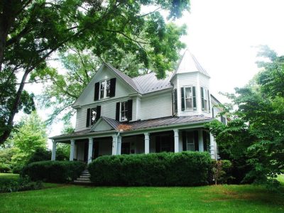 Four waterfront acres with mountain views! Circa 1875 in Virginia ...