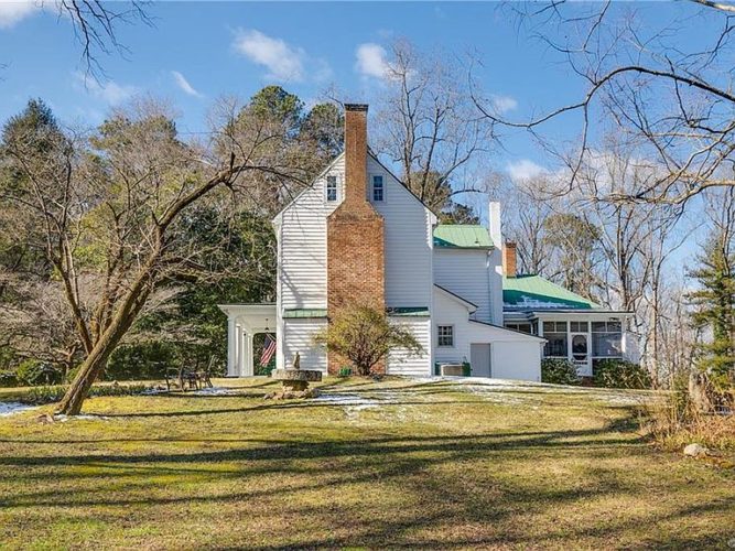 “Ridgeway Estate”, Circa 1810. On 10 acres in Virginia. $519,000 – The ...