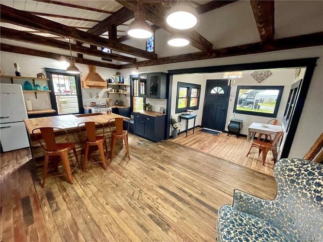 Unique rock house in Florida! Circa 1923. $159,000 – The Old House Life