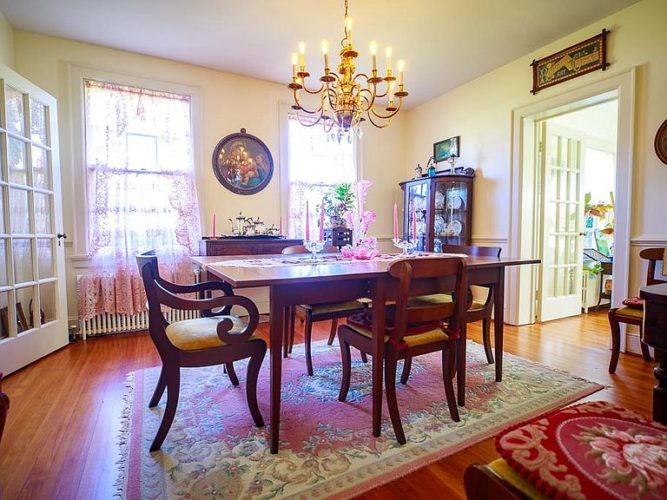 Love this! Has great curb appeal! The Wilkinson House, Circa 1937 in ...