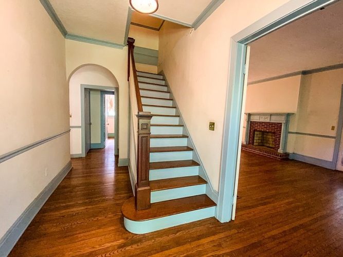 Almost four acres in Virginia. It’s in a quaint town! Circa 1924 ...