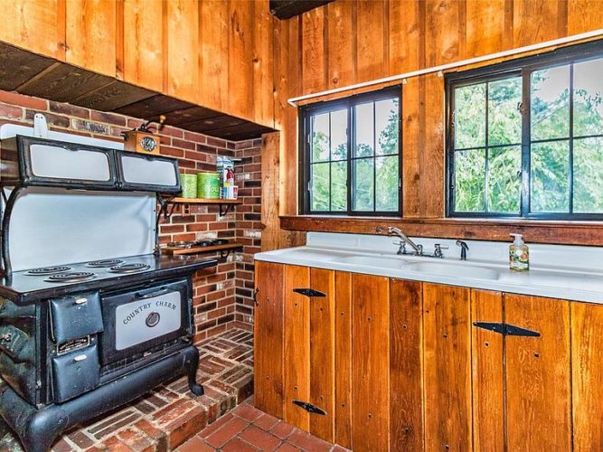 Sold. Deal of the Day! The Reiff House, Circa 1928 in Missouri. So much ...
