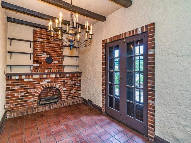 Sold. Deal of the Day! The Reiff House, Circa 1928 in Missouri. So much ...