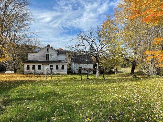 Would love to explore the outbuildings! Circa 1900. Four acres in ...