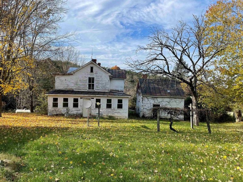 Would love to explore the outbuildings! Circa 1900. Four acres in ...