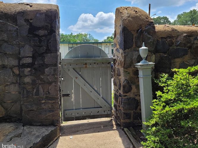 How about that stonework! The Penny House, Circa 1749 in Delaware ...